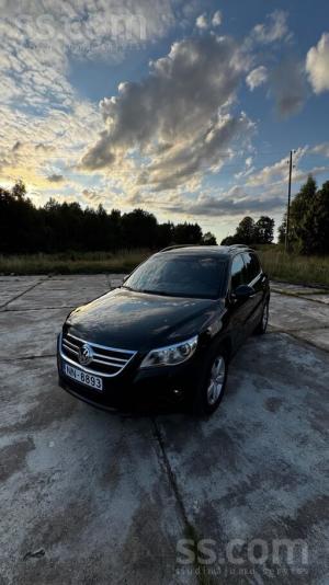 Zaļš Volkswagen Tiguan 2009 Cēsis, ar dzinēja tilpumu 2.00 L un nobraukumu 115 tūkst. km par 7500 €, foto  vietnē AUTOMOTO.COM.LV