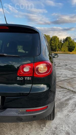 Zaļš Volkswagen Tiguan 2009 Cēsis, ar dzinēja tilpumu 2.00 L un nobraukumu 115 tūkst. km par 7500 €, foto 4 vietnē AUTOMOTO.COM.LV