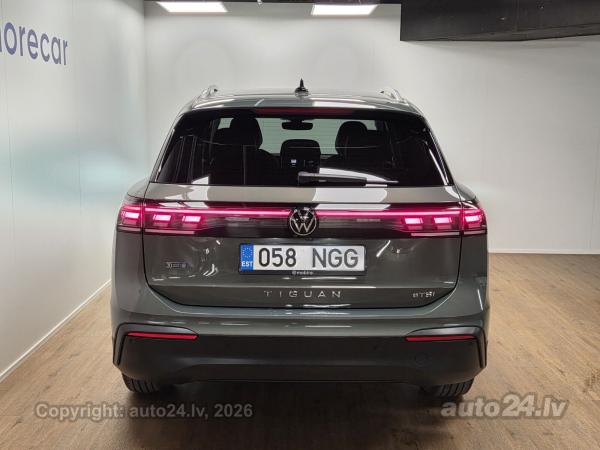 Green Volkswagen Tiguan 2024 in Tallinn, with an engine capacity of 1.50 L and mileage of 40 thousand km for 31700 €, photo 5 on AUTOMOTO.COM.LV