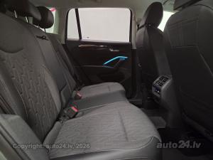 Green Volkswagen Tiguan 2024 in Tallinn, with an engine capacity of 1.50 L and mileage of 40 thousand km for 31700 €, photo 18 on AUTOMOTO.COM.LV