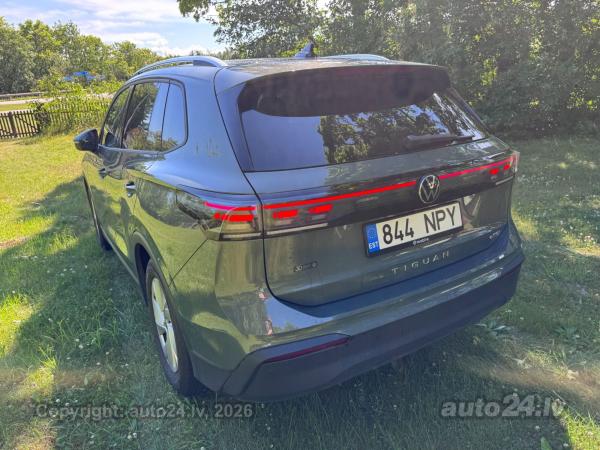 Zaļš Volkswagen Tiguan 2024 Tallina, ar dzinēja tilpumu 1.50 L un nobraukumu 36 tūkst. km par 31500 €, foto 5 vietnē AUTOMOTO.COM.LV