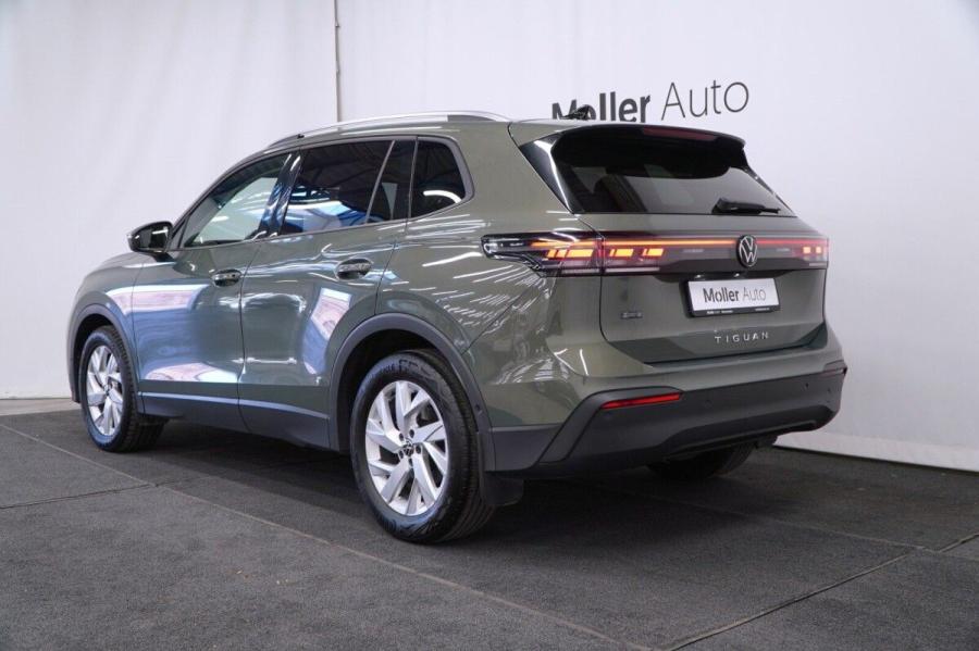 Zaļš Volkswagen Tiguan 2024 Tallina, ar dzinēja tilpumu 2.00 L un nobraukumu 117 tūkst. km par 29450 €, foto 4 vietnē AUTOMOTO.COM.LV