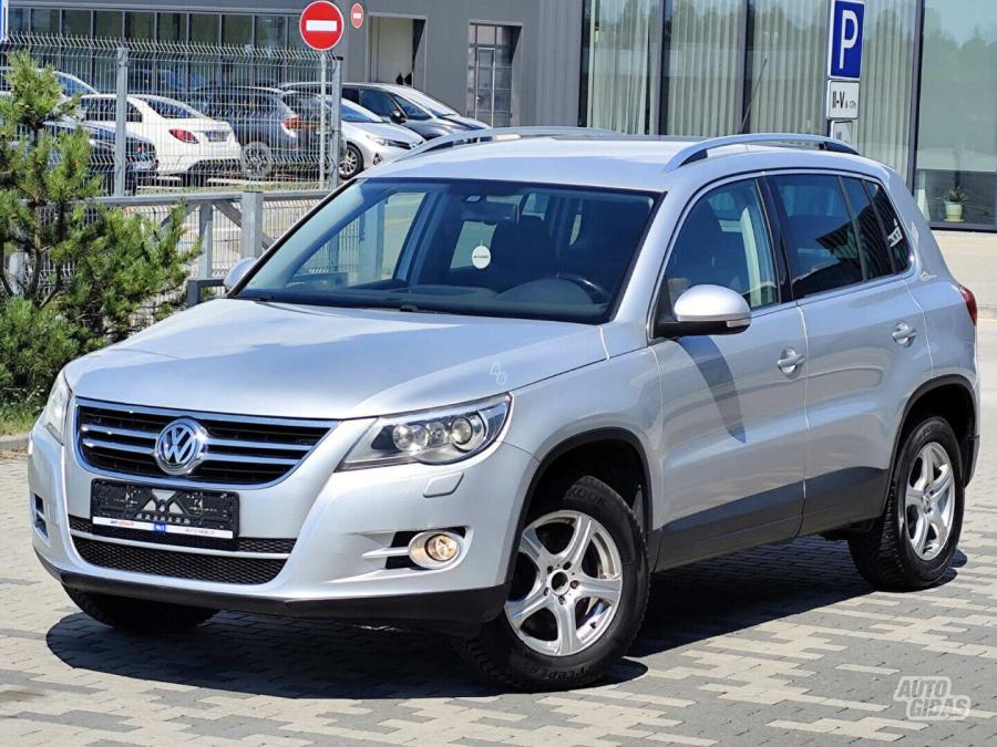 Grey Volkswagen Tiguan 2007 in Siauliai, with an engine capacity of 1.40 L and mileage of 241 thousand km for 4800 €, photo 2 on AUTOMOTO.COM.LV