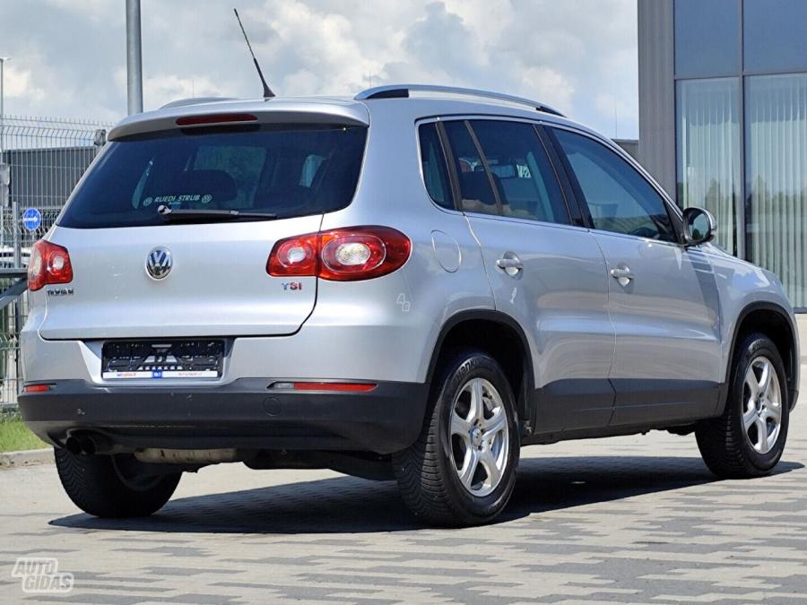 Grey Volkswagen Tiguan 2007 in Siauliai, with an engine capacity of 1.40 L and mileage of 241 thousand km for 4800 €, photo 7 on AUTOMOTO.COM.LV