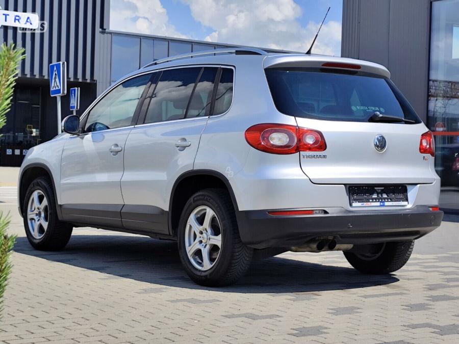 Grey Volkswagen Tiguan 2007 in Siauliai, with an engine capacity of 1.40 L and mileage of 241 thousand km for 4800 €, photo 8 on AUTOMOTO.COM.LV