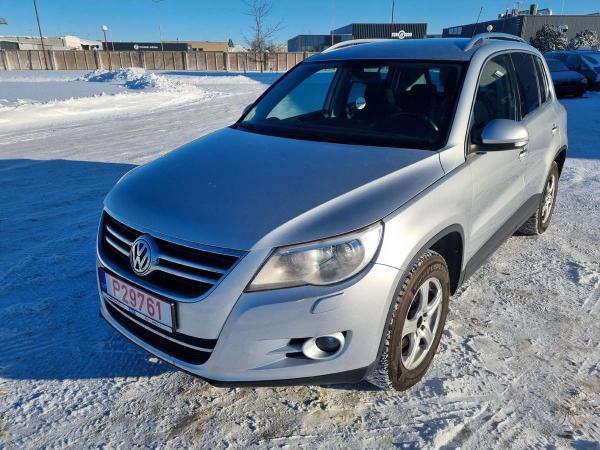 Grey Volkswagen Tiguan 2007 in Siauliai, with an engine capacity of 1.39 L and mileage of 241 thousand km for 4800 €, photo 1 on AUTOMOTO.COM.LV