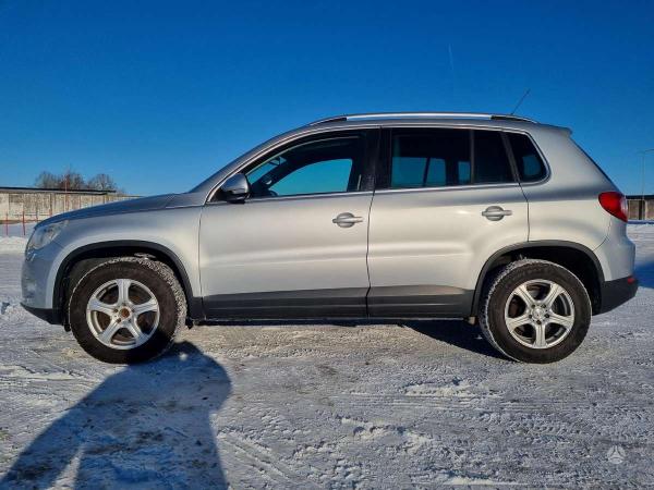 Grey Volkswagen Tiguan 2007 in Siauliai, with an engine capacity of 1.39 L and mileage of 241 thousand km for 4800 €, photo 4 on AUTOMOTO.COM.LV