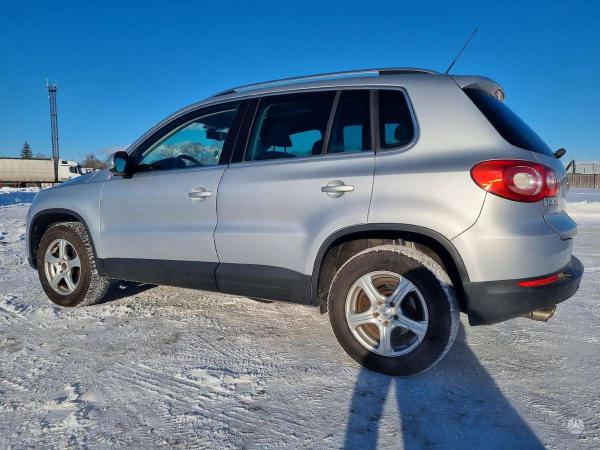 Grey Volkswagen Tiguan 2007 in Siauliai, with an engine capacity of 1.39 L and mileage of 241 thousand km for 4800 €, photo 5 on AUTOMOTO.COM.LV
