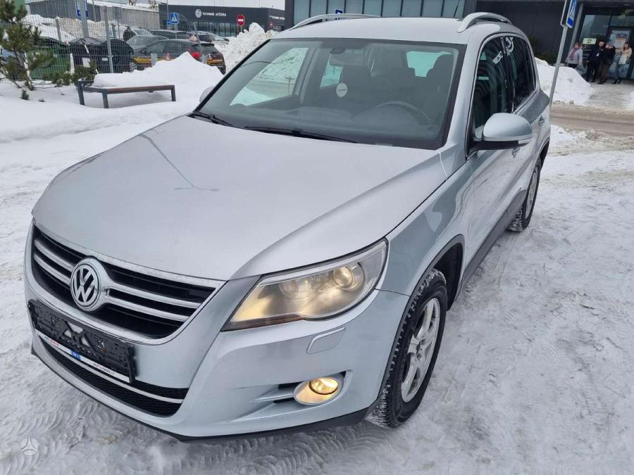 Grey Volkswagen Tiguan 2007 in Siauliai, with an engine capacity of 1.39 L and mileage of 241 thousand km for 4900 €, photo 4 on AUTOMOTO.COM.LV