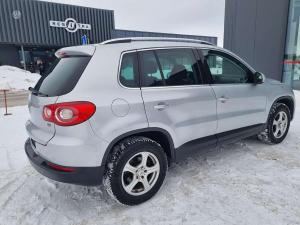 Grey Volkswagen Tiguan 2007 in Siauliai, with an engine capacity of 1.39 L and mileage of 241 thousand km for 4900 €, photo 11 on AUTOMOTO.COM.LV
