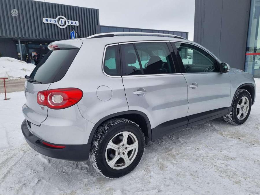 Grey Volkswagen Tiguan 2007 in Siauliai, with an engine capacity of 1.39 L and mileage of 241 thousand km for 4900 €, photo 11 on AUTOMOTO.COM.LV