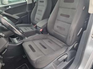 Grey Volkswagen Tiguan 2007 in Siauliai, with an engine capacity of 1.39 L and mileage of 241 thousand km for 4900 €, photo 15 on AUTOMOTO.COM.LV