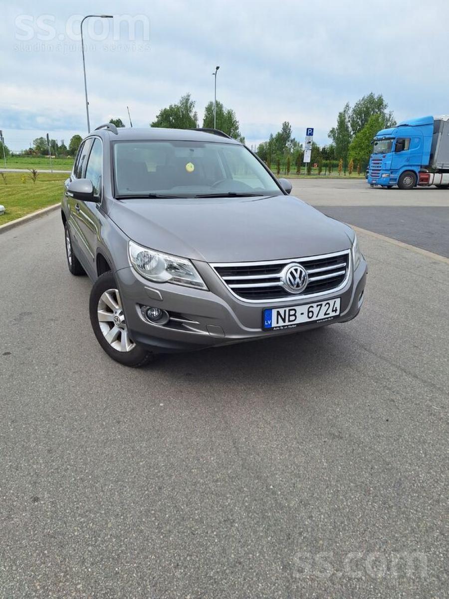 Grey Volkswagen Tiguan 2007 in Riga, with an engine capacity of 2.00 L and mileage of 337 thousand km for 4100 €, photo 1 on AUTOMOTO.COM.LV