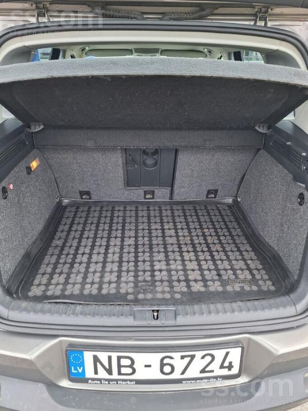 Pelēks Volkswagen Tiguan 2007 Rīga, ar dzinēja tilpumu 2.00 L un nobraukumu 337 tūkst. km par 4500 €, foto 5 vietnē AUTOMOTO.COM.LV