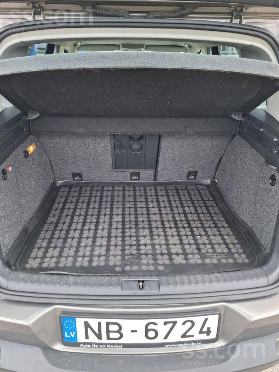 Grey Volkswagen Tiguan 2007 in Riga, with an engine capacity of 2.00 L and mileage of 337 thousand km for 4100 €, photo 6 on AUTOMOTO.COM.LV