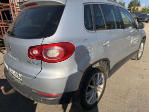 Grey Volkswagen Tiguan 2007 in Siauliai, with an engine capacity of 1.97 L and mileage of 343 thousand km for 2100 €, photo 4 on AUTOMOTO.COM.LV