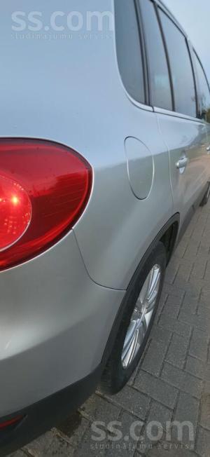 Pelēks Volkswagen Tiguan 2007 Kuldīga, ar dzinēja tilpumu 2.00 L un nobraukumu 349 tūkst. km par 4399 €, foto 17 vietnē AUTOMOTO.COM.LV