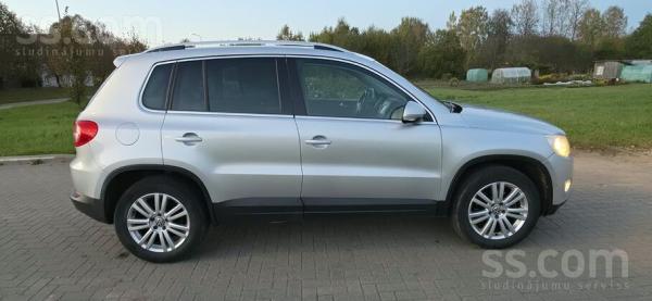 Volkswagen Tiguan 2007 in Kuldiga on AUTOMOTO.COM.LV Grey Volkswagen Tiguan 2007 in Kuldiga, with an engine capacity of 2.00 L and mileage of 349 thousand km for 4399 €, photo 4 on AUTOMOTO.COM.LV