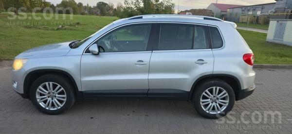 Volkswagen Tiguan 2007 in Kuldiga on AUTOMOTO.COM.LV Grey Volkswagen Tiguan 2007 in Kuldiga, with an engine capacity of 2.00 L and mileage of 349 thousand km for 4399 €, photo 10 on AUTOMOTO.COM.LV