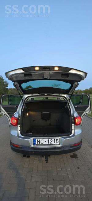 Pelēks Volkswagen Tiguan 2007 Kuldīga, ar dzinēja tilpumu 2.00 L un nobraukumu 349 tūkst. km par 4399 €, foto 28 vietnē AUTOMOTO.COM.LV