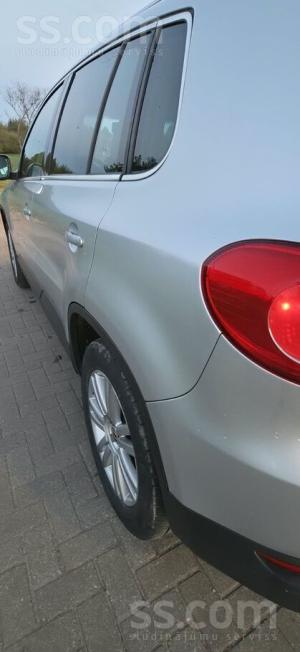 Pelēks Volkswagen Tiguan 2007 Kuldīga, ar dzinēja tilpumu 2.00 L un nobraukumu 349 tūkst. km par 4399 €, foto 14 vietnē AUTOMOTO.COM.LV