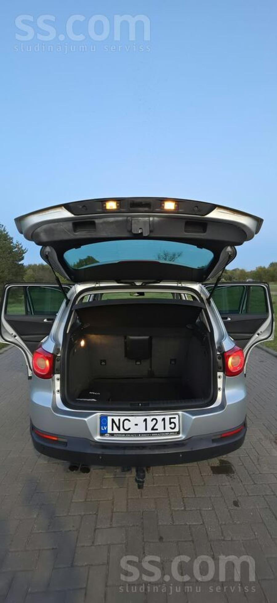 Pelēks Volkswagen Tiguan 2007 Kuldīga, ar dzinēja tilpumu 2.00 L un nobraukumu 349 tūkst. km par 4399 €, foto 29 vietnē AUTOMOTO.COM.LV