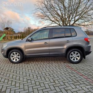 Grey Volkswagen Tiguan 2008 in Rezekne, with an engine capacity of 2.00 L and mileage of 0 thousand km for 5950 €, photo 4 on AUTOMOTO.COM.LV