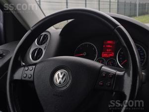 Pelēks Volkswagen Tiguan 2008 Rīga, ar dzinēja tilpumu 2.00 L un nobraukumu 0 tūkst. km par 5000 €, foto 11 vietnē AUTOMOTO.COM.LV