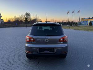 Grey Volkswagen Tiguan 2008 in Telschi, with an engine capacity of 1.97 L and mileage of 255 thousand km for 5500 €, photo 6 on AUTOMOTO.COM.LV
