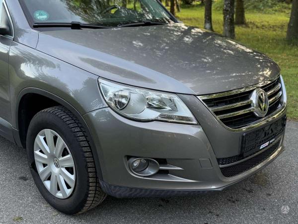 Pelēks Volkswagen Tiguan 2008 Kretinga, ar dzinēja tilpumu 1.98 L un nobraukumu 245 tūkst. km par 6300 €, foto 4 vietnē AUTOMOTO.COM.LV