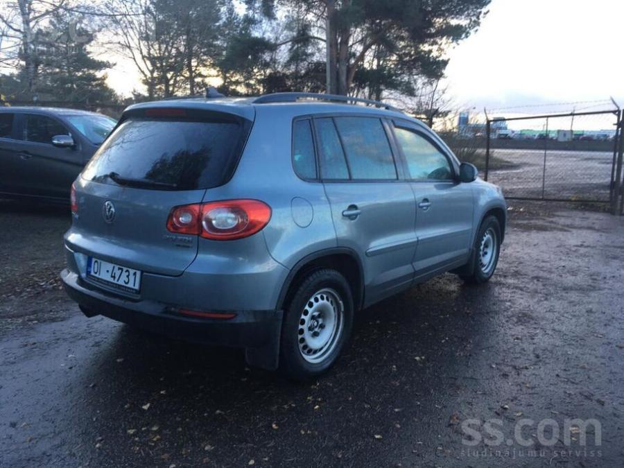 Grey Volkswagen Tiguan 2008 in Riga, with an engine capacity of 2.00 L and mileage of 199 thousand km for 4990 €, photo 4 on AUTOMOTO.COM.LV