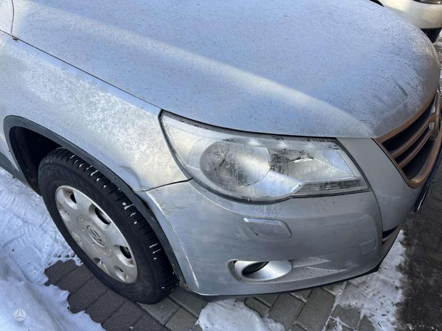 Pelēks Volkswagen Tiguan 2008 Kelmė, ar dzinēja tilpumu 2.00 L un nobraukumu 262 tūkst. km par 4100 €, foto 2 vietnē AUTOMOTO.COM.LV