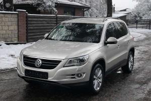 Pelēks Volkswagen Tiguan 2008 Viļņa, ar dzinēja tilpumu 1.39 L un nobraukumu 233 tūkst. km par 4950 €, foto  vietnē AUTOMOTO.COM.LV