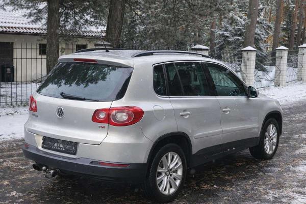 Pelēks Volkswagen Tiguan 2008 Viļņa, ar dzinēja tilpumu 1.39 L un nobraukumu 233 tūkst. km par 4950 €, foto 7 vietnē AUTOMOTO.COM.LV