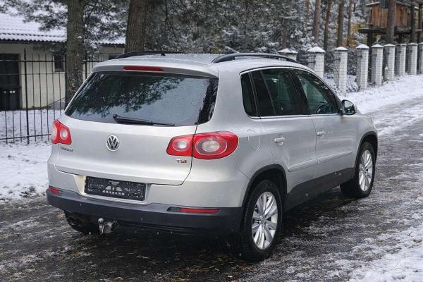 Pelēks Volkswagen Tiguan 2008 Viļņa, ar dzinēja tilpumu 1.39 L un nobraukumu 233 tūkst. km par 4950 €, foto 8 vietnē AUTOMOTO.COM.LV