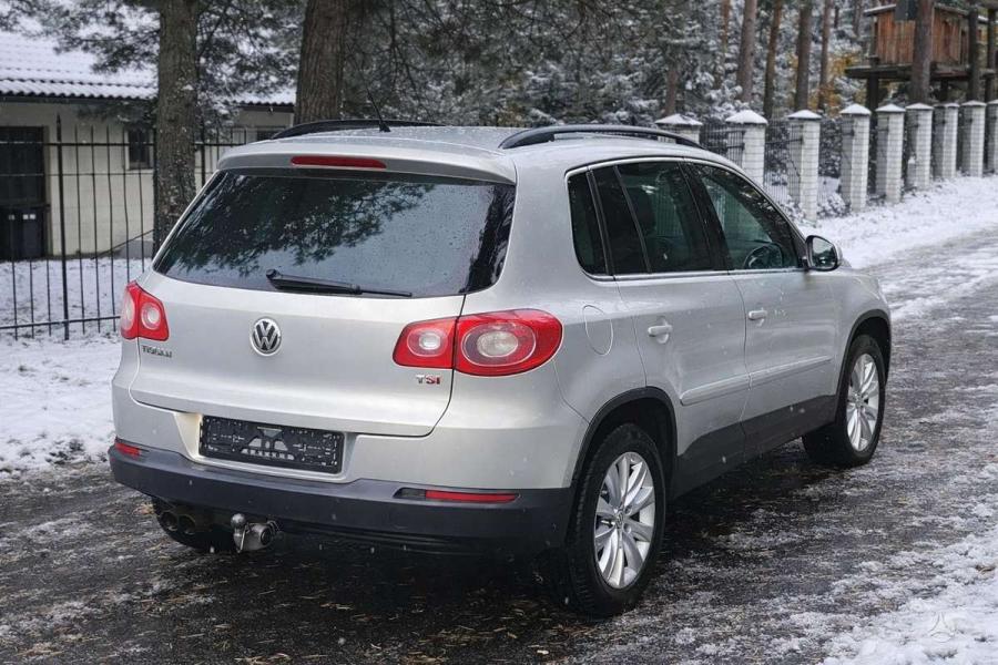 Pelēks Volkswagen Tiguan 2008 Viļņa, ar dzinēja tilpumu 1.39 L un nobraukumu 233 tūkst. km par 4950 €, foto 8 vietnē AUTOMOTO.COM.LV