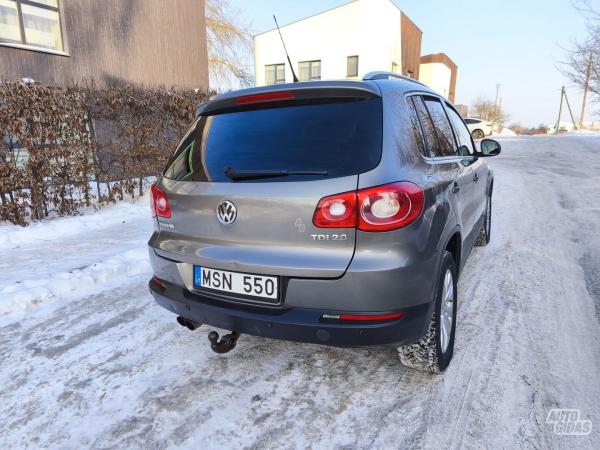 Pelēks Volkswagen Tiguan 2008 Kauņa, ar dzinēja tilpumu 2.00 L un nobraukumu 322 tūkst. km par 4500 €, foto 4 vietnē AUTOMOTO.COM.LV