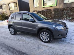 Pelēks Volkswagen Tiguan 2008 Kauņa, ar dzinēja tilpumu 2.00 L un nobraukumu 322 tūkst. km par 4500 €, foto 5 vietnē AUTOMOTO.COM.LV