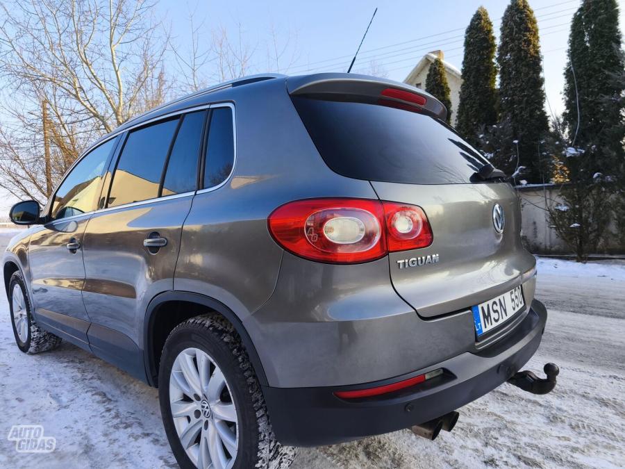Pelēks Volkswagen Tiguan 2008 Kauņa, ar dzinēja tilpumu 2.00 L un nobraukumu 322 tūkst. km par 4500 €, foto 9 vietnē AUTOMOTO.COM.LV