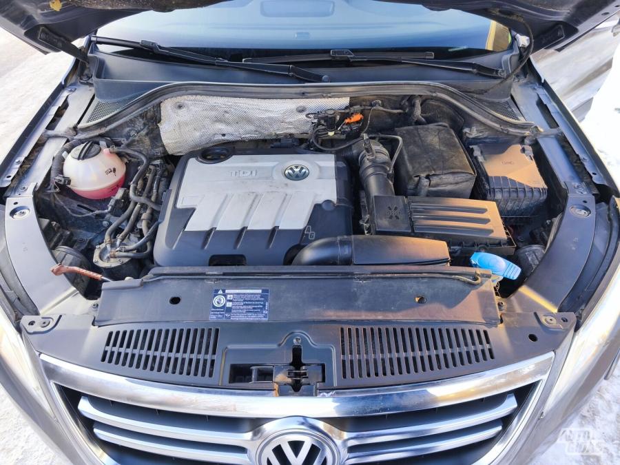 Pelēks Volkswagen Tiguan 2008 Kauņa, ar dzinēja tilpumu 2.00 L un nobraukumu 322 tūkst. km par 4500 €, foto 17 vietnē AUTOMOTO.COM.LV