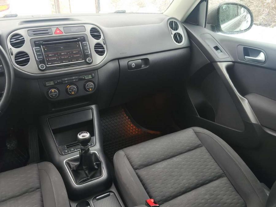 Pelēks Volkswagen Tiguan 2008 Prienai, ar dzinēja tilpumu 1.97 L un nobraukumu 310 tūkst. km par 3300 €, foto 8 vietnē AUTOMOTO.COM.LV
