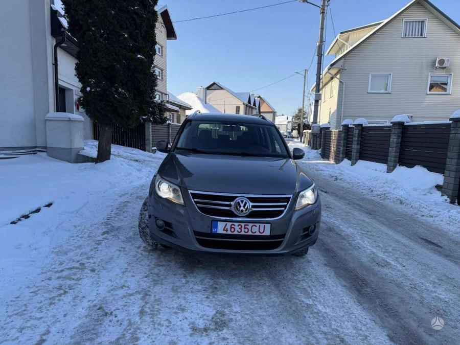 Pelēks Volkswagen Tiguan 2008 Kauņa, ar dzinēja tilpumu 1.97 L un nobraukumu 240 tūkst. km par 5500 €, foto 3 vietnē AUTOMOTO.COM.LV