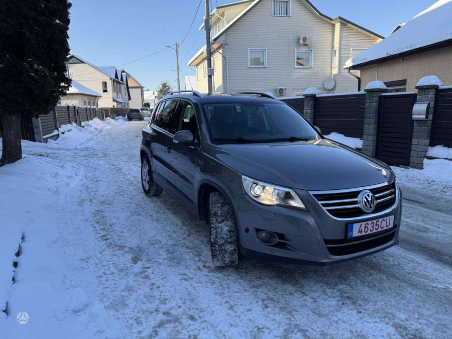 Pelēks Volkswagen Tiguan 2008 Kauņa, ar dzinēja tilpumu 1.97 L un nobraukumu 240 tūkst. km par 5500 €, foto 4 vietnē AUTOMOTO.COM.LV