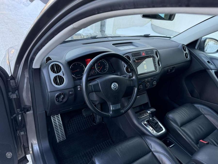Pelēks Volkswagen Tiguan 2008 Kauņa, ar dzinēja tilpumu 1.97 L un nobraukumu 240 tūkst. km par 5500 €, foto 12 vietnē AUTOMOTO.COM.LV