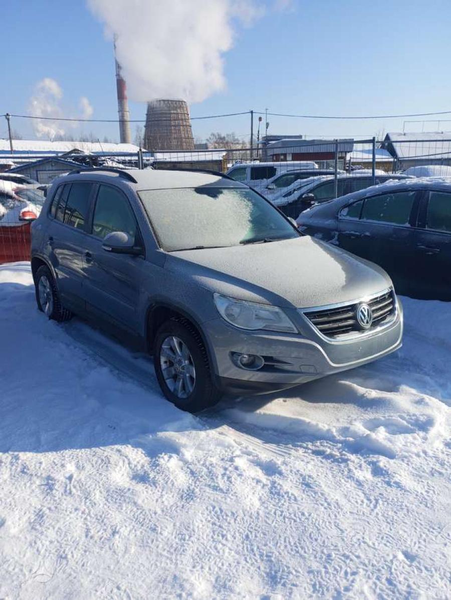 Pelēks Volkswagen Tiguan 2008 Kauņa, ar dzinēja tilpumu 2.00 L un nobraukumu 320 tūkst. km par 4100 €, foto 3 vietnē AUTOMOTO.COM.LV