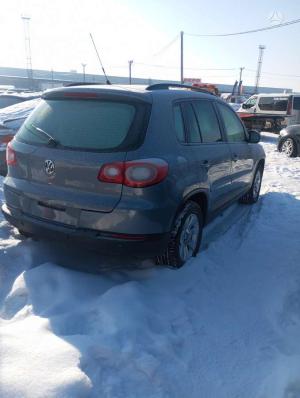 Pelēks Volkswagen Tiguan 2008 Kauņa, ar dzinēja tilpumu 2.00 L un nobraukumu 320 tūkst. km par 4100 €, foto 6 vietnē AUTOMOTO.COM.LV