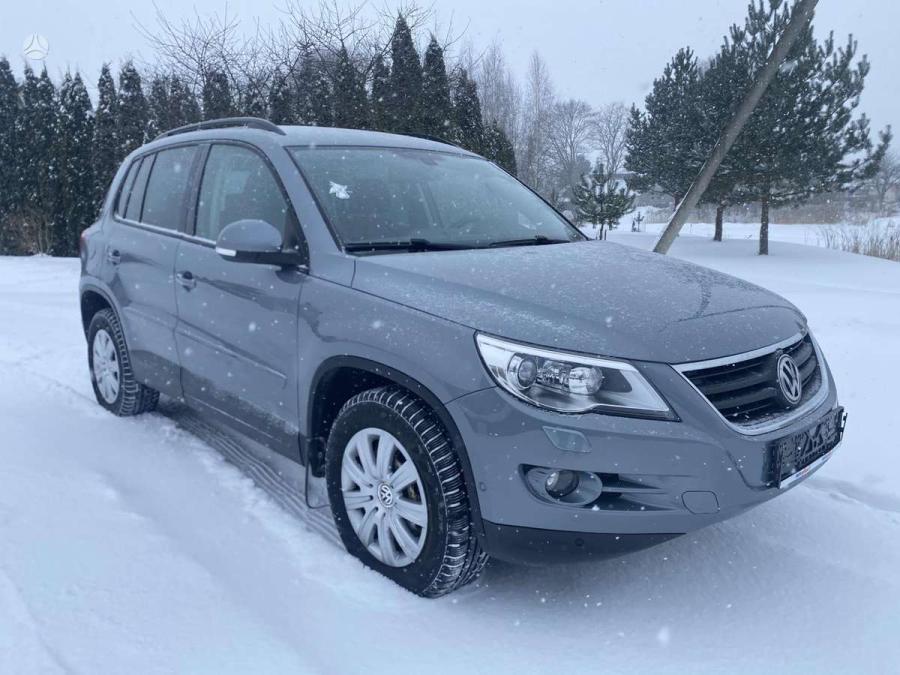 Pelēks Volkswagen Tiguan 2008 Biržai, ar dzinēja tilpumu 1.97 L un nobraukumu 321 tūkst. km par 5350 €, foto 1 vietnē AUTOMOTO.COM.LV