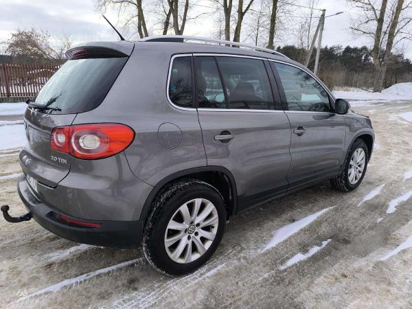 Pelēks Volkswagen Tiguan 2008 Viļņa, ar dzinēja tilpumu 1.97 L un nobraukumu 300 tūkst. km par 4300 €, foto 5 vietnē AUTOMOTO.COM.LV