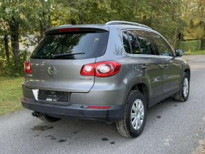 Grey Volkswagen Tiguan 2008 in Kretinga, with an engine capacity of 1.98 L and mileage of 245 thousand km for 5990 €, photo 4 on AUTOMOTO.COM.LV