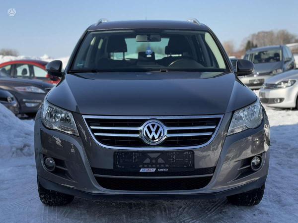 Pelēks Volkswagen Tiguan 2008 Kretinga, ar dzinēja tilpumu 1.98 L un nobraukumu 245 tūkst. km par 5999 €, foto 2 vietnē AUTOMOTO.COM.LV